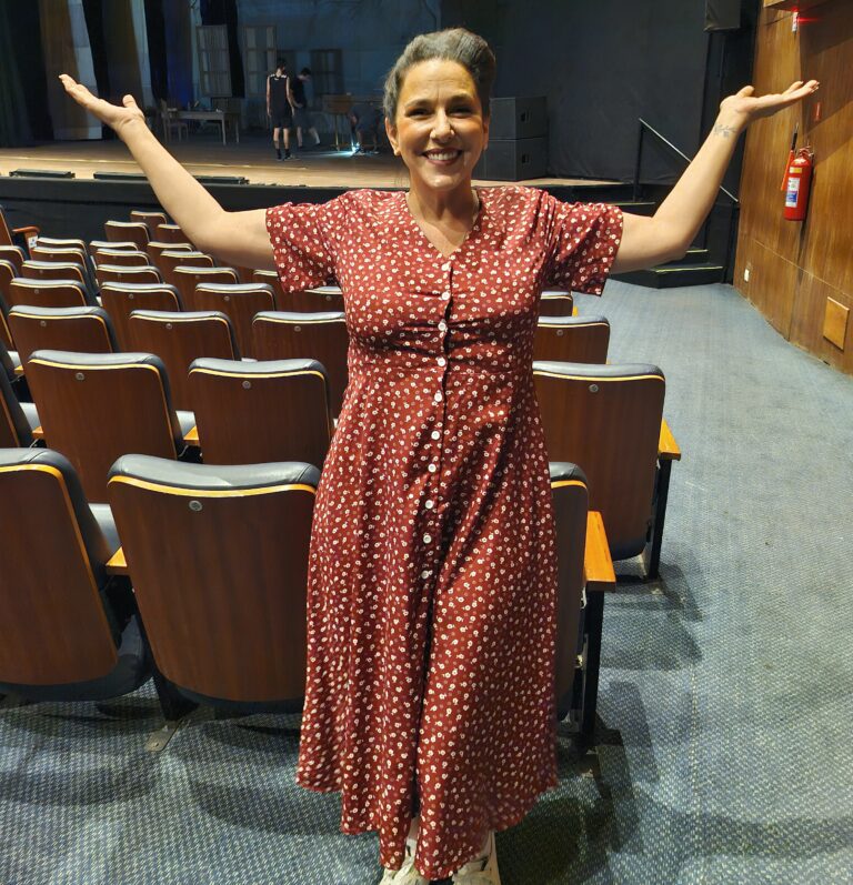 Renata Castro Barbosa brilha no teatro como a cajazeira Dulcinéia - Dez ...